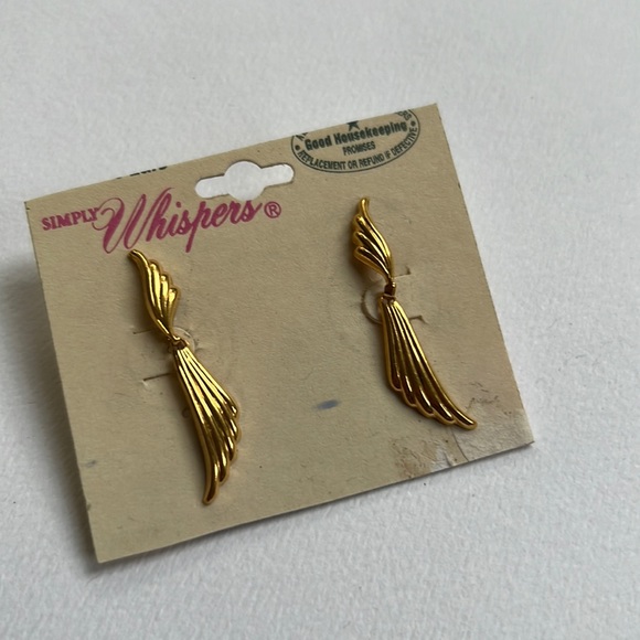 simply whispers | Jewelry | Vintage Simply Whispers Dangle Earrings ...